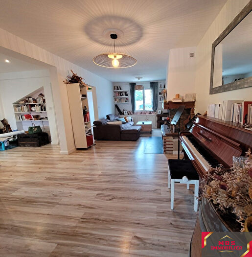 Maisons à vendre et appartements à louer - 1