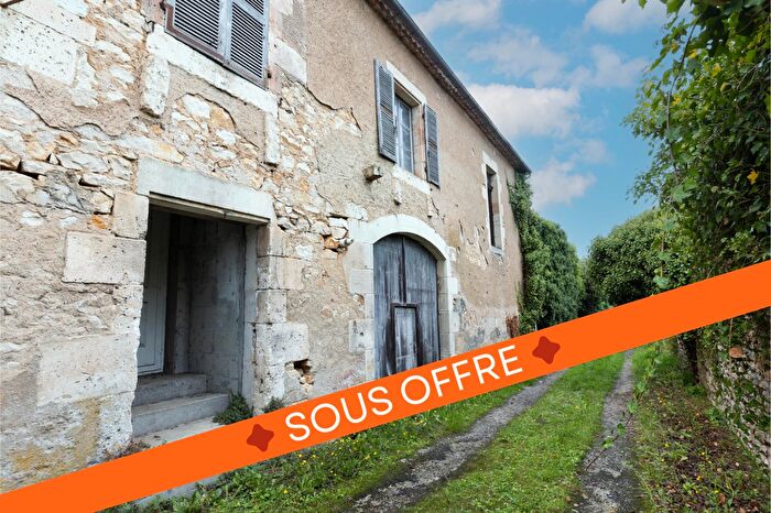 Maison à vendre - La Rochefoucauld - 6 pièces - 3 chambres