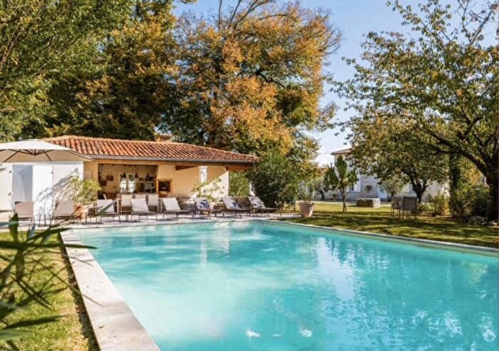 Maison 20 pièces à vendre à Chermignac
