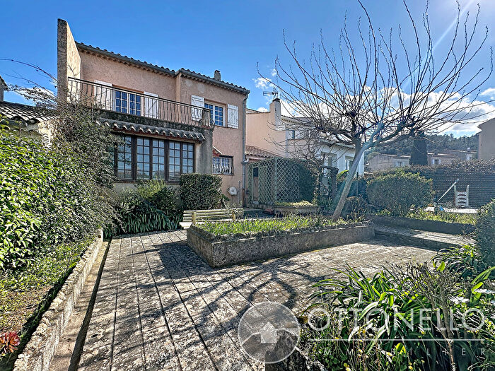 Maison à vendre - Roquebrune-sur-Argens, Village - 5 pièces - 3 chambres
