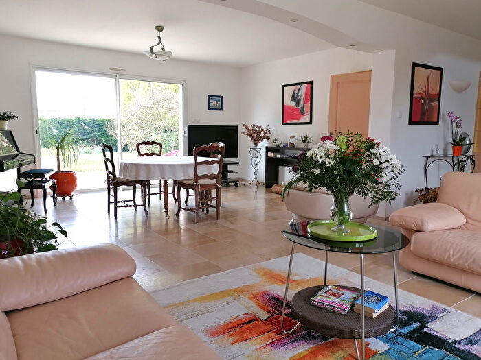 Maison à vendre - Saint-Benoît - 5 pièces - 4 chambres