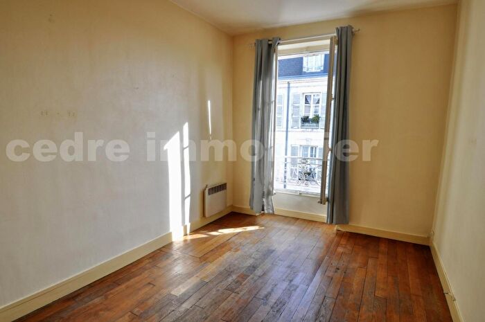 Appartement à louer - Orléans, Saint-Vincent, Pasteur - 2 pièces - 1 chambre