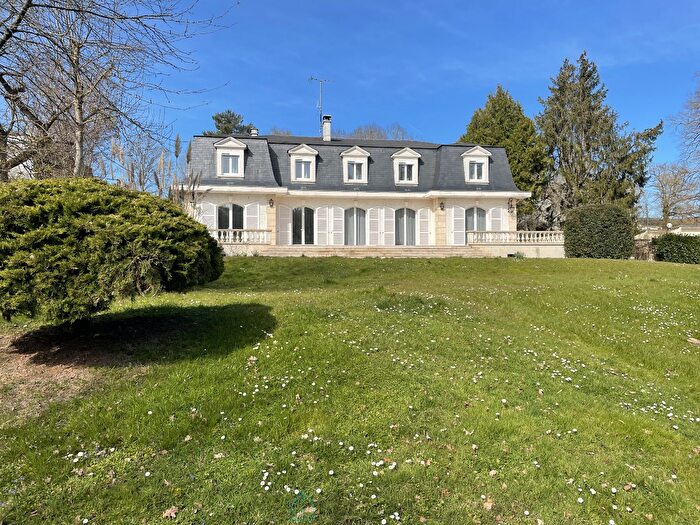 Maison à vendre - Boissettes - 12 pièces - 6 chambres