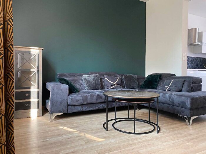 Maison à louer - Margny-lès-Compiègne - 4 pièces - 3 chambres