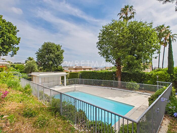 Appartement 4 pièces à vendre à Antibes, Antibes-les-Pins, Trianon, Le Fournel, Peyregoue