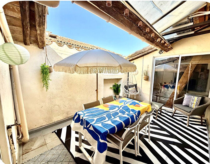 Appartement 4 pièces à louer à Nîmes, Placette