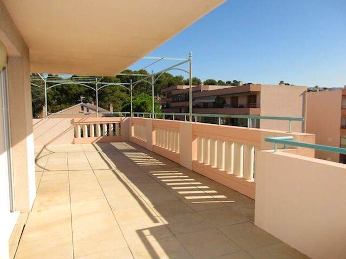 Sanary-sur-Mer : Appartement 5 pièces à louer