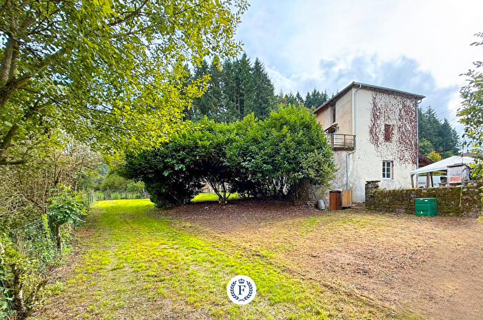 Maison à vendre - Saint-Christophe - 8 pièces - 6 chambres