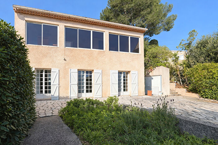 Maison à vendre - Saint-Mandrier-sur-Mer - 6 pièces - 5 chambres