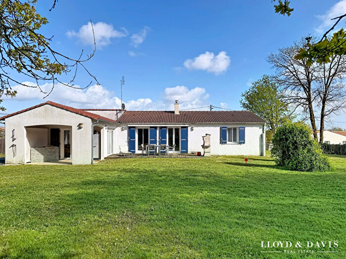 Maison à vendre - Breuillet - 6 pièces - 4 chambres