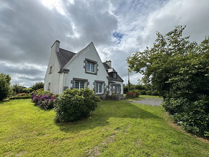 Maison à vendre - Saint-Frégant - 6 pièces - 6 chambres