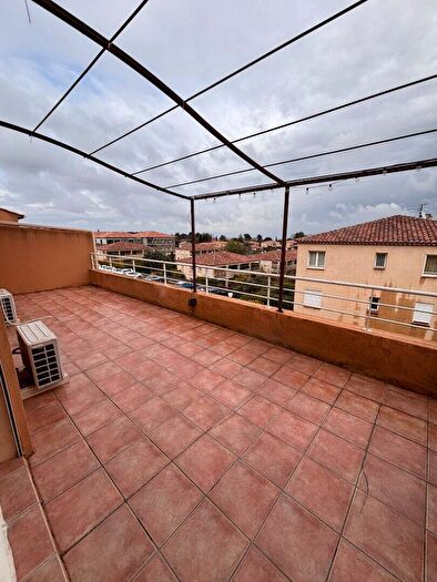 Appartement à louer - Saint-Savournin - 4 pièces - 3 chambres