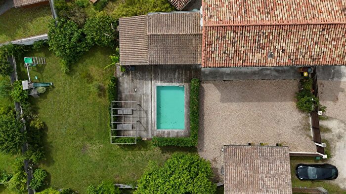 Maison 6 pièces à vendre à Galgon