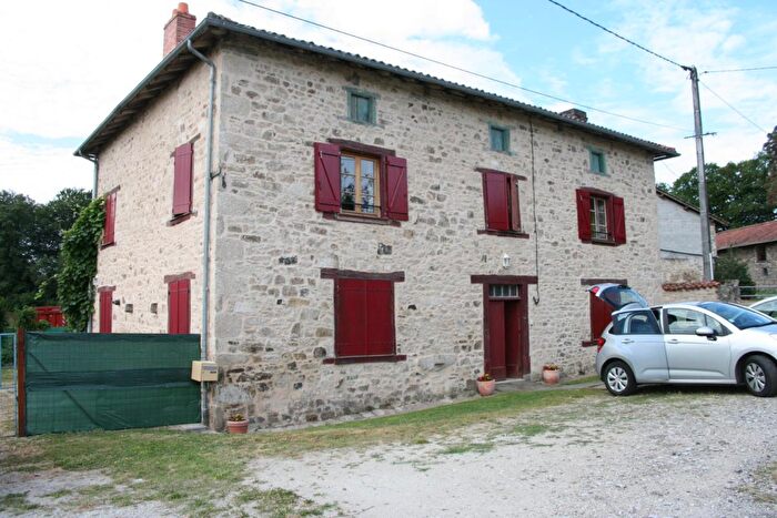 Maison à louer - Eyjeaux - 6 pièces - 5 chambres