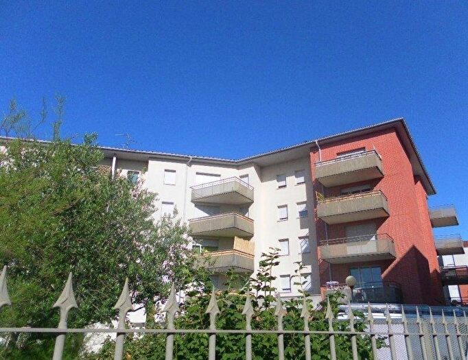Maisons à vendre et appartements à louer - 1