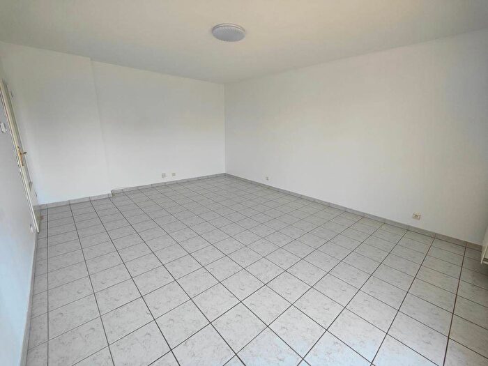 Appartement à louer - Les Aunettes, Sainte-Geneviève-des-Bois - 3 pièces - 2 chambres