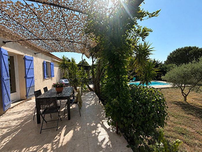 Arles, Pont de Crau, Moulès : Maison 4 pièces à vendre