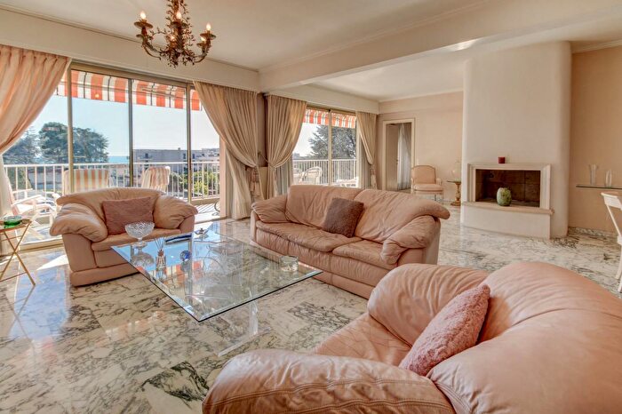 Appartement à louer - Nice, Corniche Fleurie - 5 pièces - 4 chambres