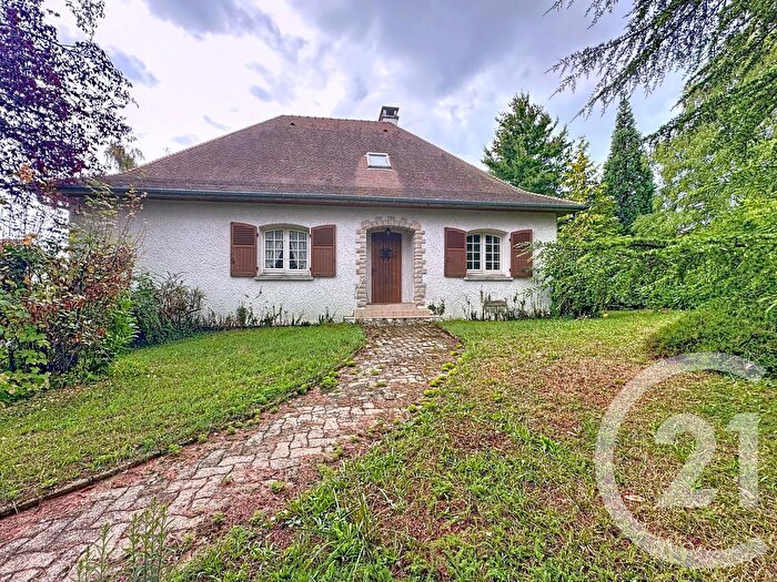 Maison à vendre - Orcines - 8 pièces - 5 chambres