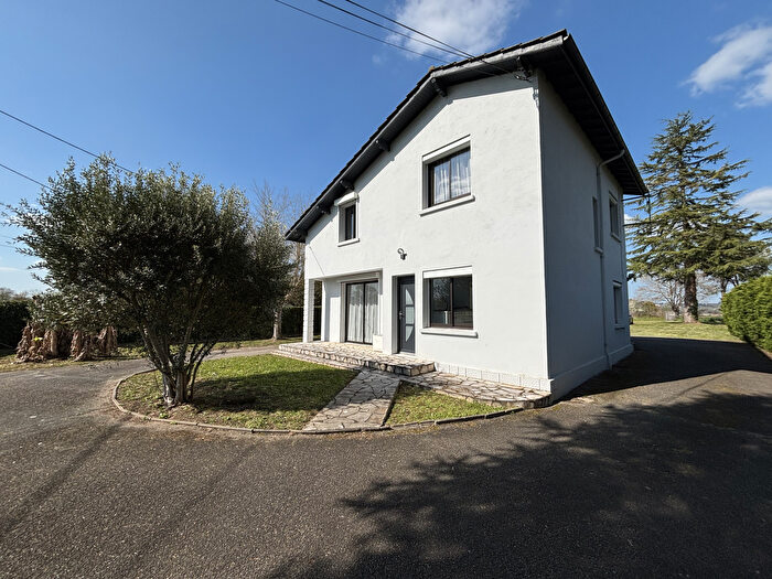 Maison à vendre - Bias - 7 pièces - 4 chambres