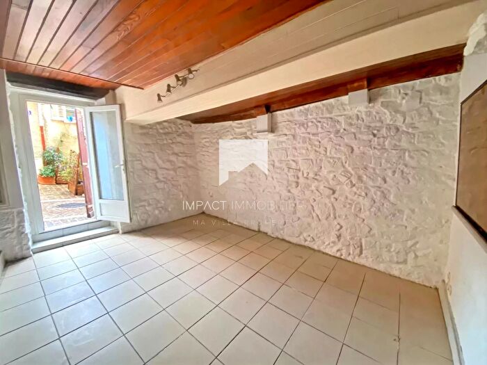 Appartement à vendre - Hyères, Centre-ville - 2 pièces - 1 chambre