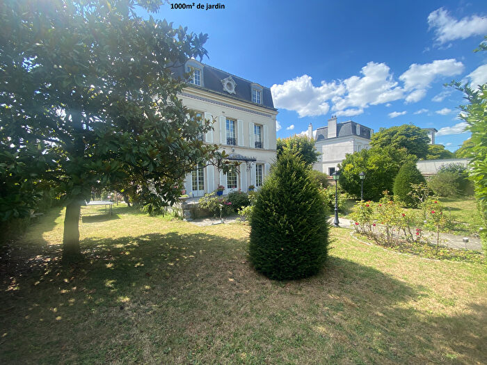 Maison à vendre - Le Raincy, Montfermeil, Grands Côteaux - 11 pièces - 6 chambres
