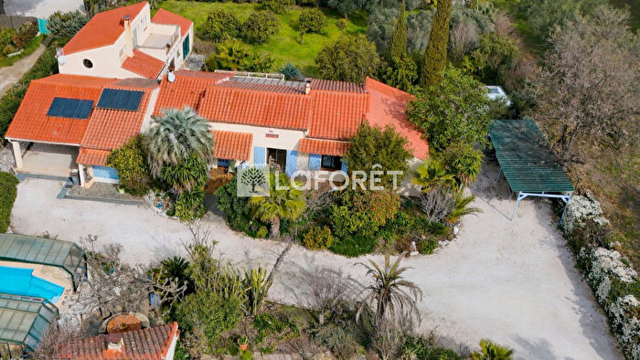 Maison à vendre - Saint-André - 10 pièces - 5 chambres