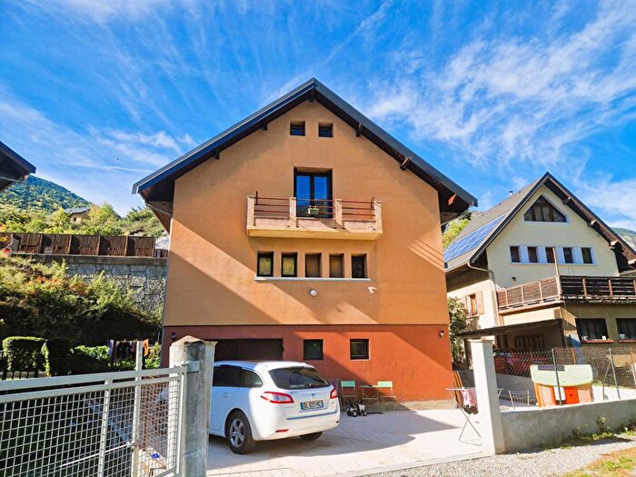 Maison à vendre - Saint-Michel-de-Maurienne - 7 pièces - 4 chambres