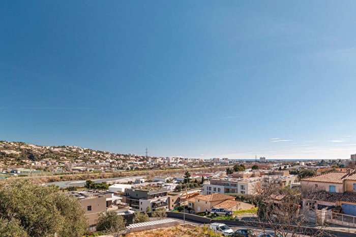 Appartement à louer - Tuiliere-La Tour-Les Iscles-Les Crottes, Saint-Laurent-du-Var - 3 pièces - 2 chambres