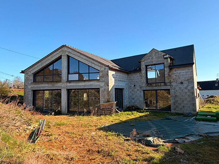 Maison à vendre - Saint-Allouestre - 6 pièces - 4 chambres