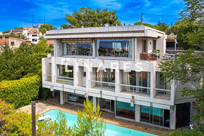 Maison à vendre - Marseille e , Roucas Blanc - 9 pièces - 5 chambres