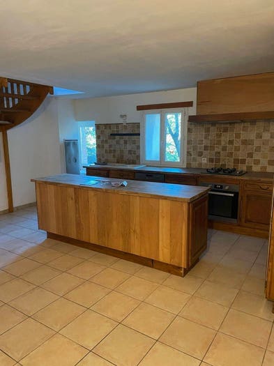Appartement 5 pièces à louer - Les Mages