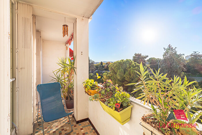 Appartement à vendre - Marseille e , La Pomme - 3 pièces - 2 chambres