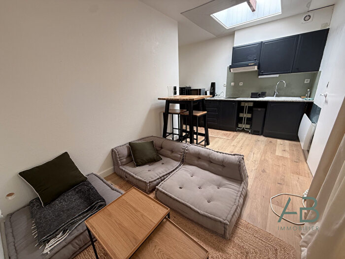 Lomme, Bourg, Délivrance : Appartement 1 pièce à louer