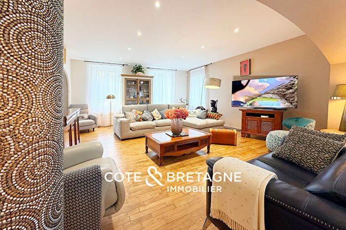 Maison à vendre - Plaine-Haute - 9 pièces - 5 chambres