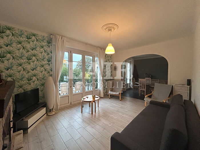 Maison à vendre - Bagnoles-de-lOrne - 10 pièces - 5 chambres