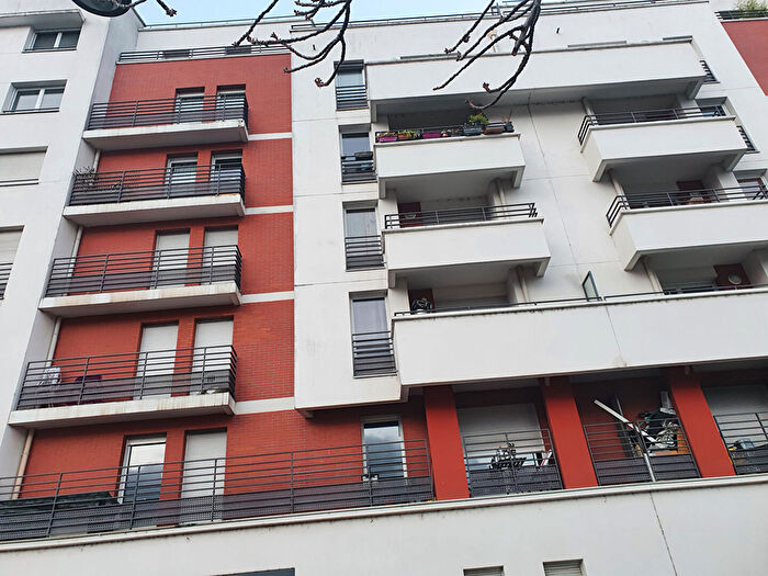 Appartement à louer - Saint-Denis, République, Gare - 5 pièces - 4 chambres
