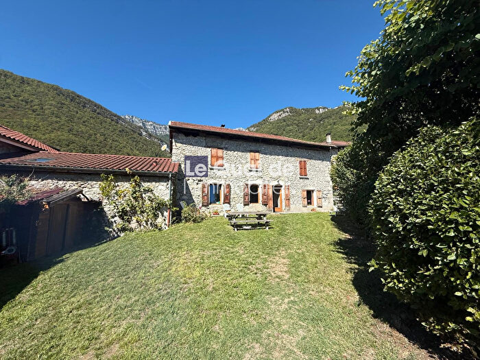 Maison 4 pièces à vendre à Saint-Vincent-de-Mercuze