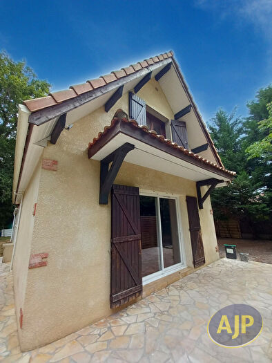 Maison 5 pièces à louer à Bégadan