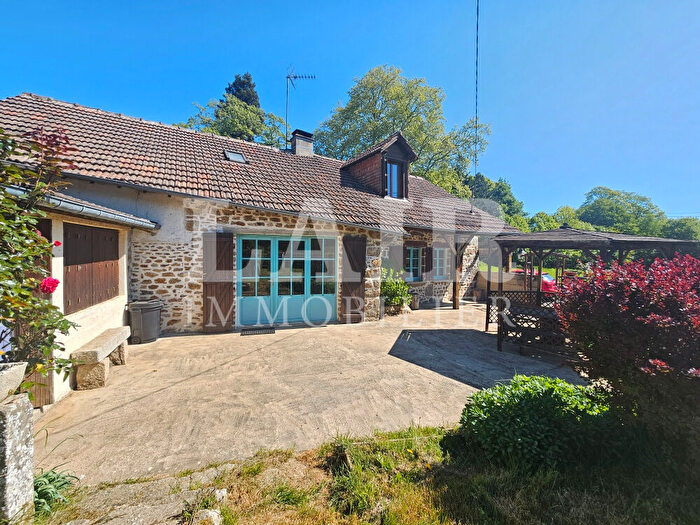 Maison 5 pièces à Saint-Pierre-des-Nids, à vendre