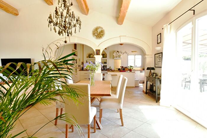 Maison à vendre - Fontvieille - 5 pièces - 4 chambres