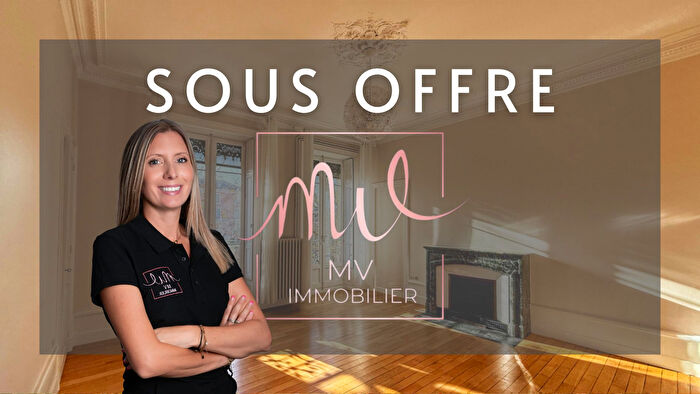 Appartement à vendre - Voiron, Centre-ville, Gare - 5 pièces - 3 chambres