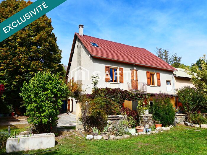 Saint-Jean-Saint-Nicolas : Maison 6 pièces à vendre