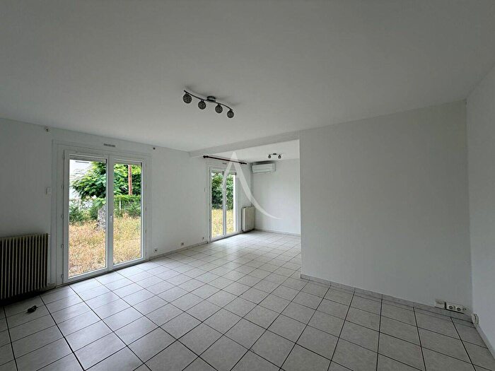 Maison 4 pièces à Centre Ville, Saint-Médard-en-Jalles, à louer