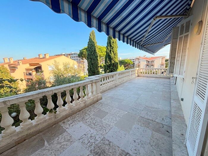 Appartement 3 pièces à Cannes, Croix des Gardes, à louer
