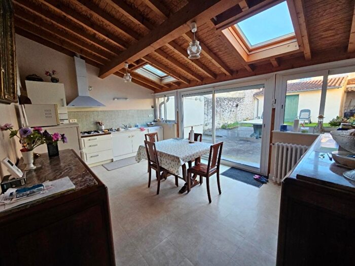 Sauveterre-de-Guyenne - Maison 5 pièces à vendre