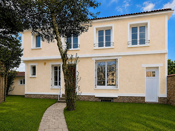 Chatou, Est : Maison 3 pièces à vendre