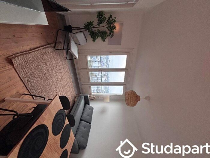 Appartement à louer - Chalâtres, Nantes - 1 pièce - 3 chambres