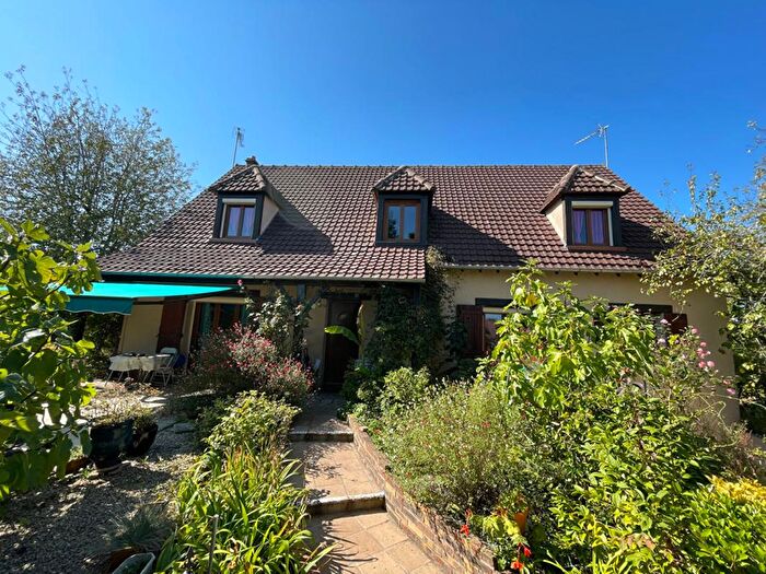 Maison à vendre - Maintenon - 9 pièces - 6 chambres