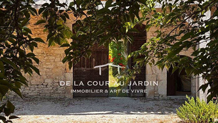 Montaigu-de-Quercy : Maison 6 pièces à vendre